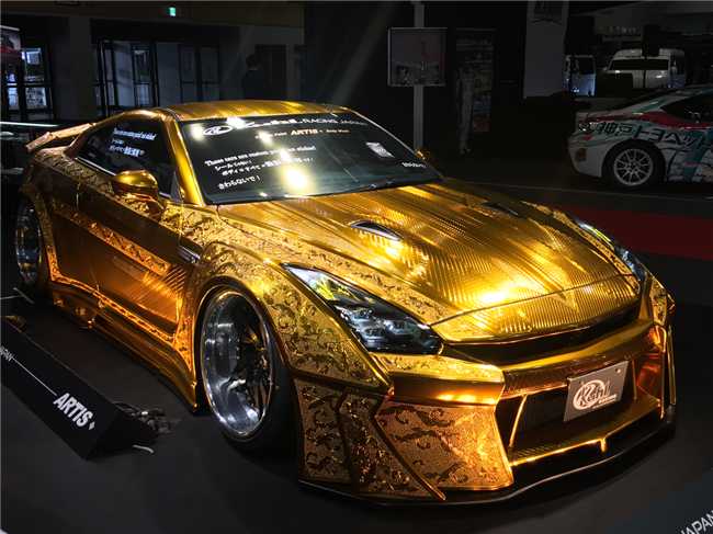 Ngắm "Nữ thần vàng" Nissan R35 GT-R