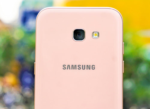 Viễn Thông A mở bán Samsung A2017 tặng loa và phiếu mua hàng 500 ngàn