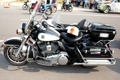 Độc dược Harley Police độ sidecar tại Việt Nam