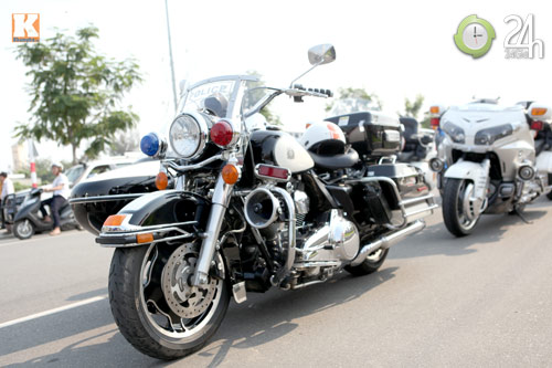 Độc dược Harley Police độ sidecar tại Việt Nam