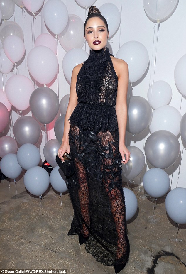 Mỹ nhân khoe thân hình gợi cảm tại New York Fashion Week