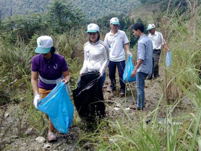 Nhac rac tren dinh omega | Nhặt rác trên đỉnh Omega