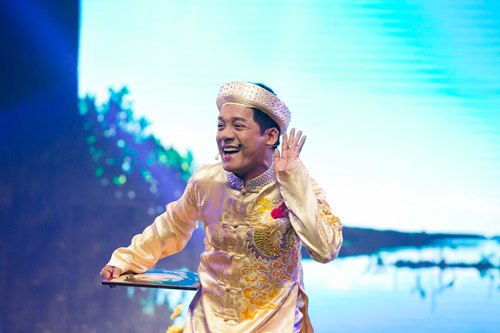 Thu Minh đọ sức hút với Vân Ngô