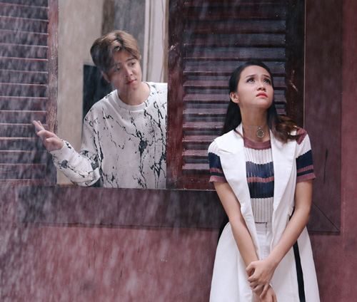 Bùi Anh Tuấn tình tứ bên cô gái lạ trong MV mới